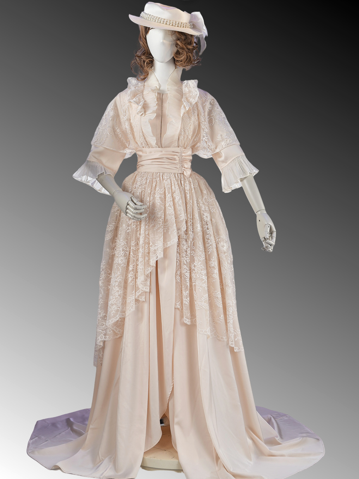 Ivory Victorian Edwardian 1900s 1910s Vintage Wrapper Dress with Train ...